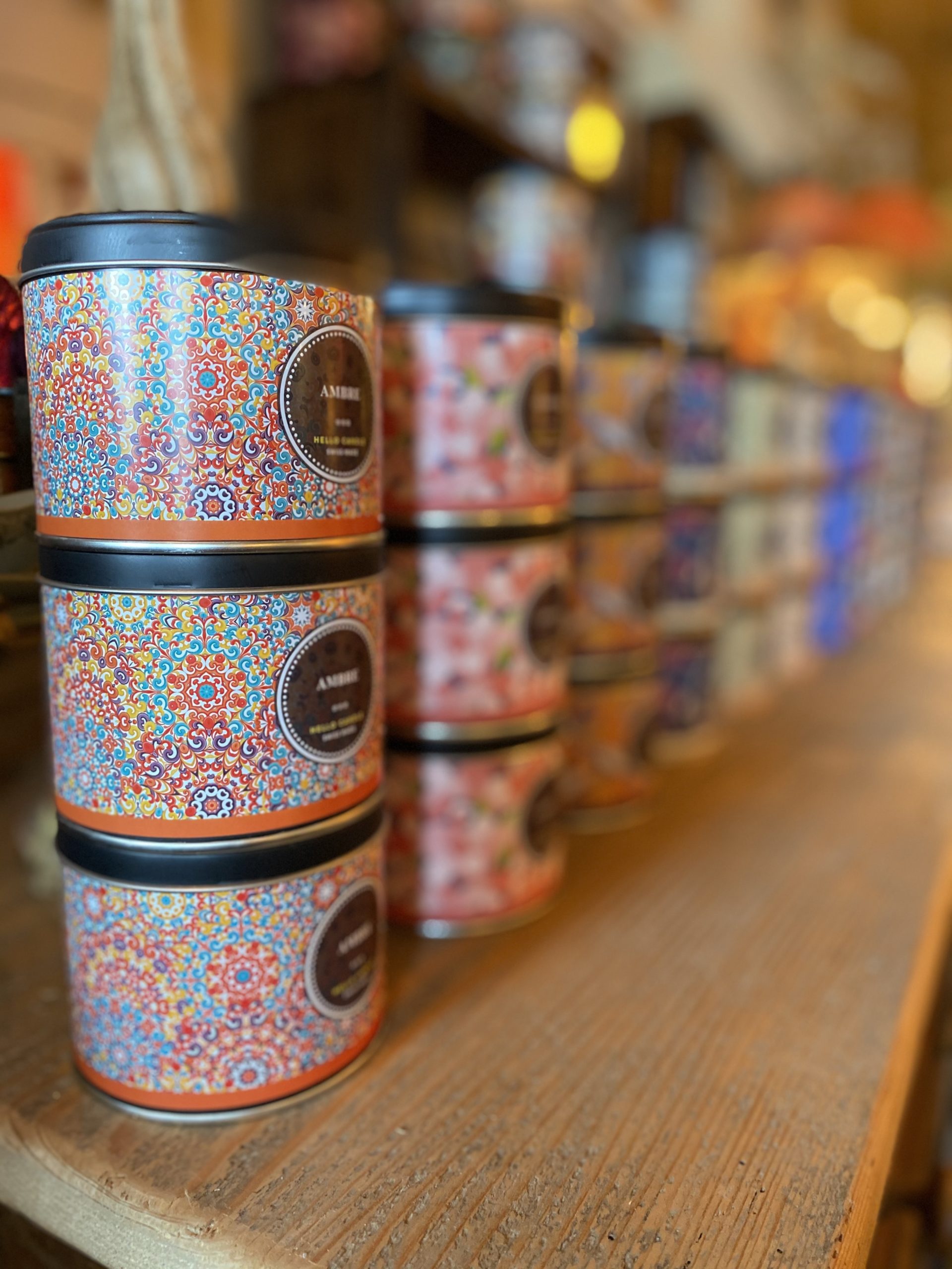 Les bougies Hello Candle sont de retour – Cerise Noire